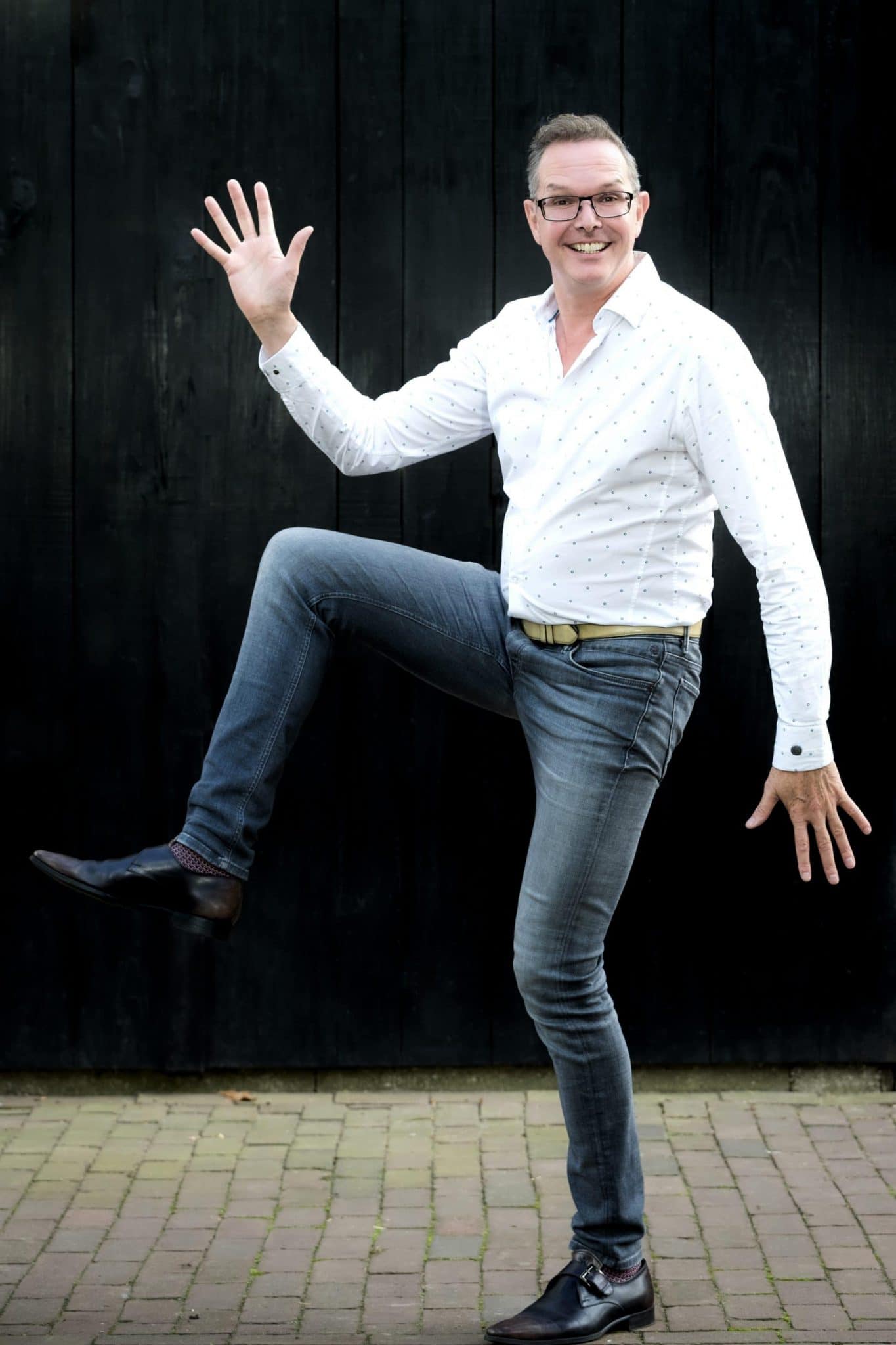 The Frans Stiene Hosts' Survival Diaries — Episode 2: "Fransification ...